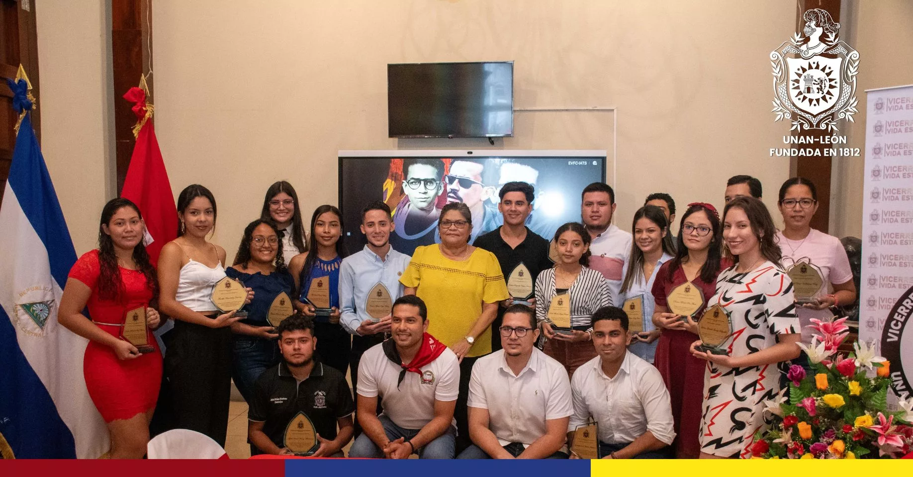 UNAN León reconoce a estudiantes destacados académicamente durante el ...